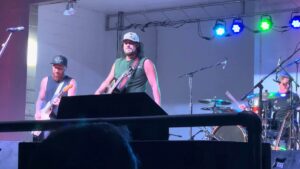 Best 90s Country Singers - 53 Artists and Bands to Know About ...